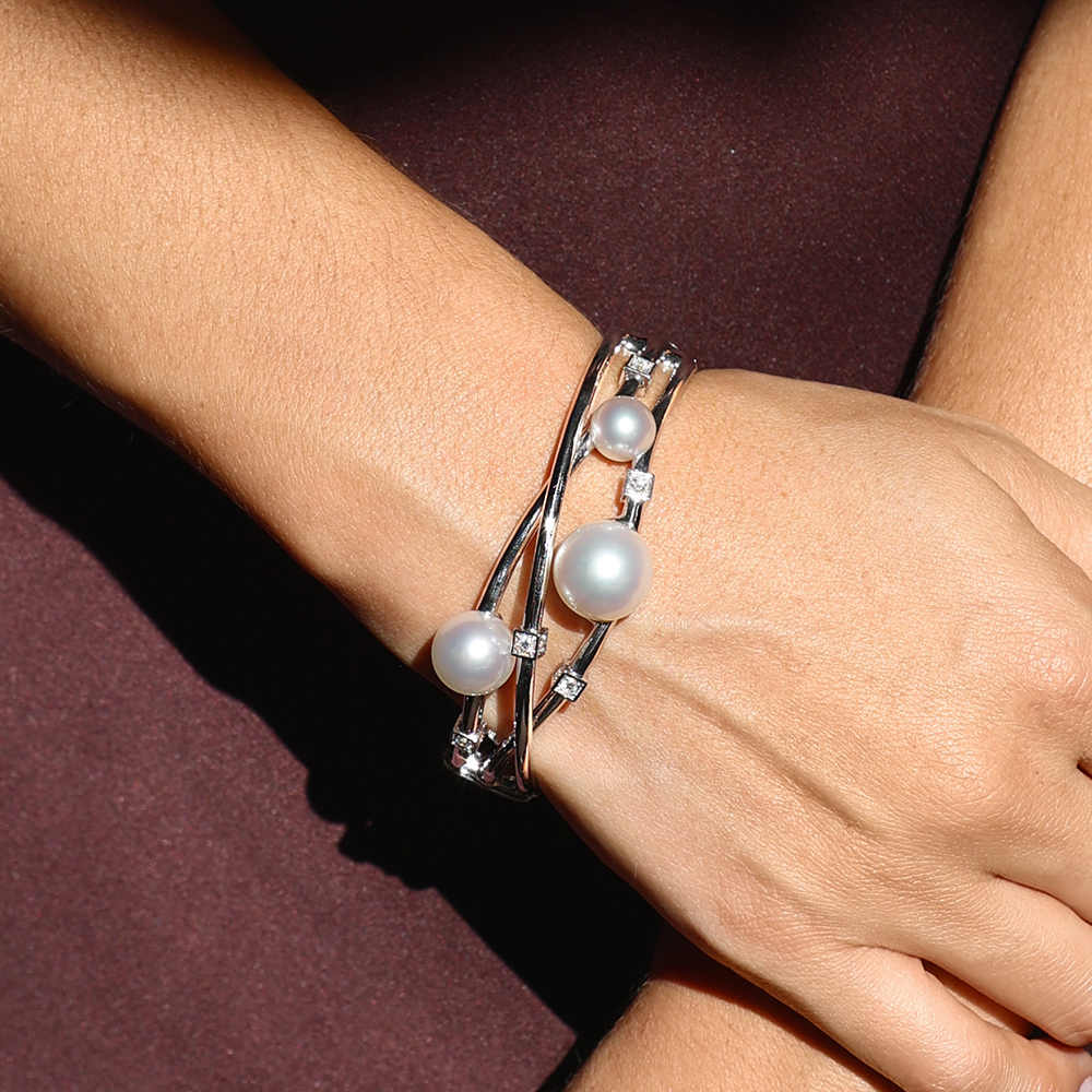 Eclipse Bangle, White Gold | Kailis Jewellery